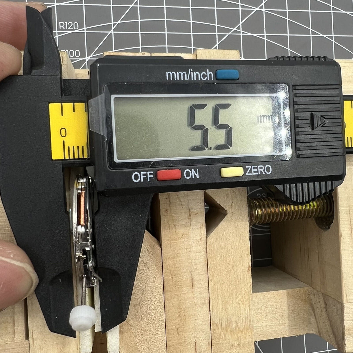 ISA 8161 Quartz Movement Silver Date At 4 - Multifunctional Excellence ...